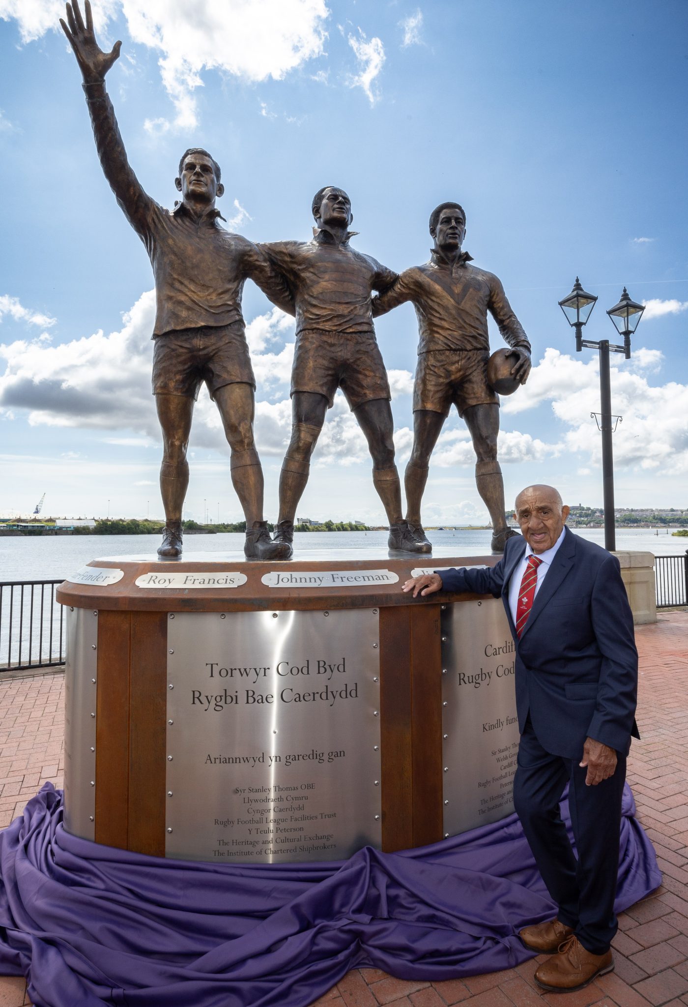 Billy Boston becomes Wales’ latest sporting knight - Welsh Sports Hall ...
